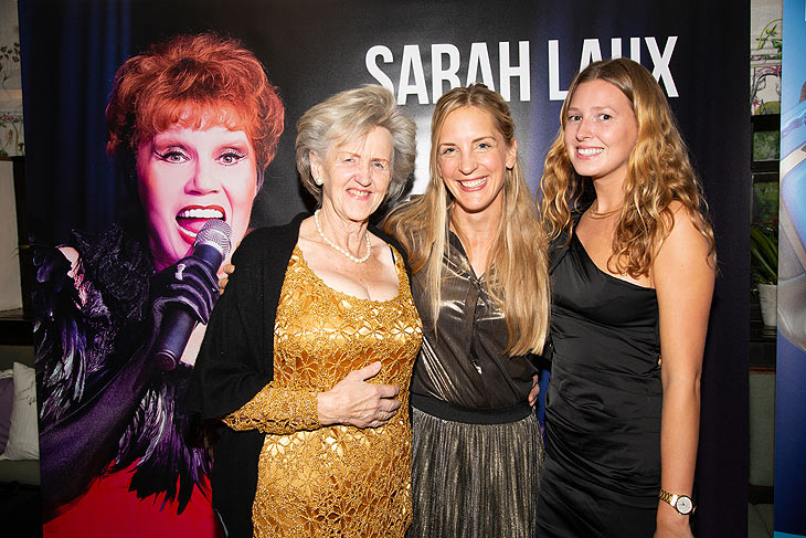 „Alles Gold, was glänzt“ – Stimmwunder Sarah Laux brachte die WaWi zum ...