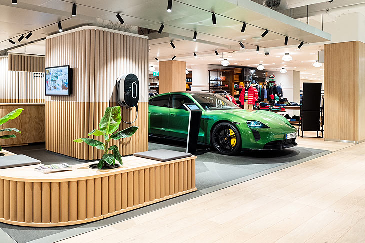 Porsche NOW - Porsche Pop-up Store eröffnete November 2022 im Münchner ...