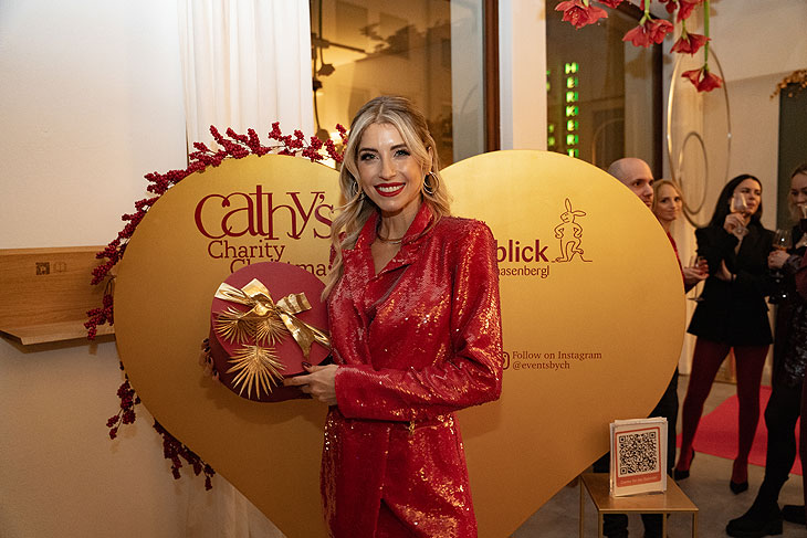 Cathy’s Charity Christmas 2024 im Team 7 mit vielen prominenten Gästen