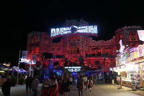 Daemonium @ Oktoberfest 2015 Die größte mobile Geisterbahn der Welt ist ...