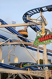 Oktoberfest 2025 - der Spinning Coaster "Heidi The Coaster" wieder ...