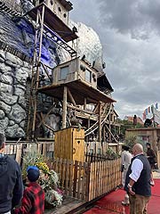 Höllenblitz - Der Coaster @ Oktoberfest. Die rasante Reise durch die ...