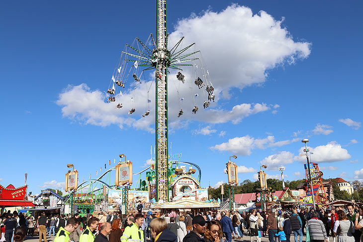 Oktoberfest 2025: Jules Verne Tower - Kettenflieger der anderen Art ...