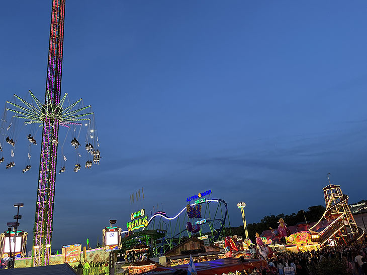 Oktoberfest 2025: Jules Verne Tower - Kettenflieger der anderen Art ...