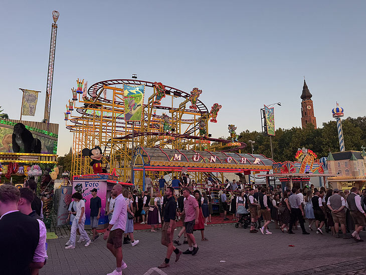 215. Gäuboden Volksfest Straubing 2025 - Fahrgeschäfte und Kulinarik ...