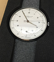 vorgestellt im Franziskaner-Hofgarten: Sonderedition der Junghans-Uhr ...