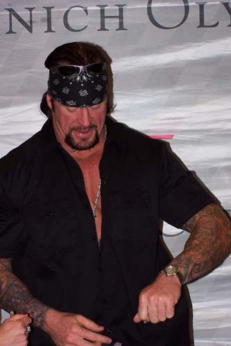 04twwe_undertaker14