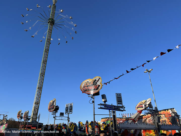Jules Verne Tower Kettenkarussell von Alexander Goetzke - Impressionen ...