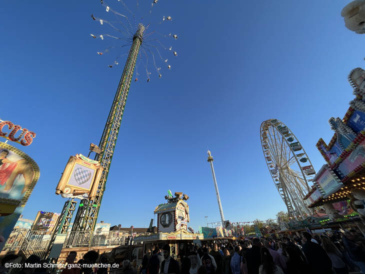 Jules Verne Tower Kettenkarussell von Alexander Goetzke - Impressionen ...